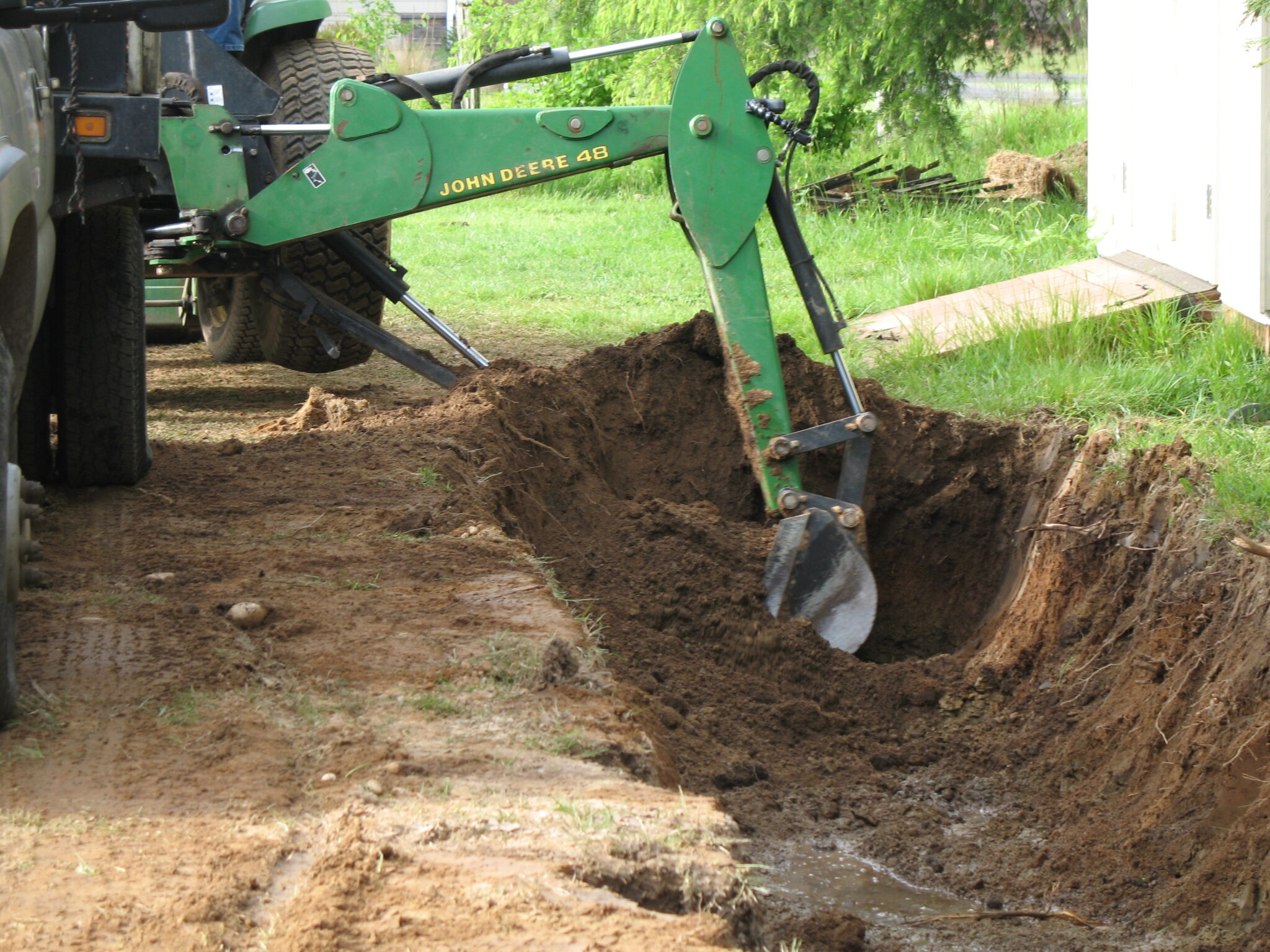 Building a Gravel Infiltration Trench | Rural Stormwater Solutions ...