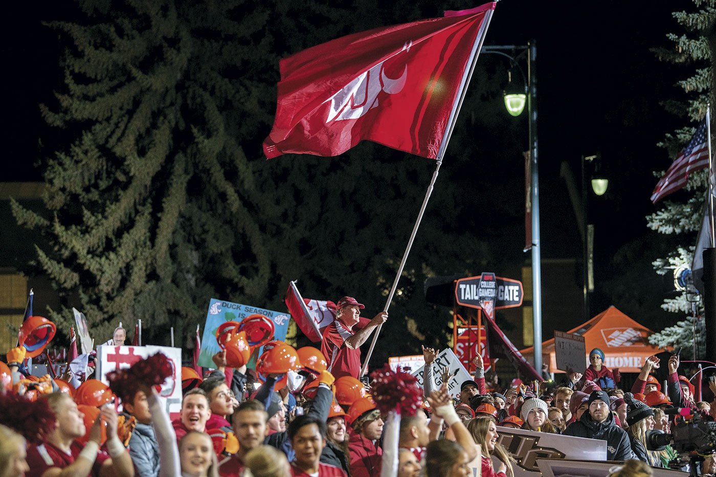 Ol’ Crimson flies over Pullman | Washington State Magazine | Washington ...